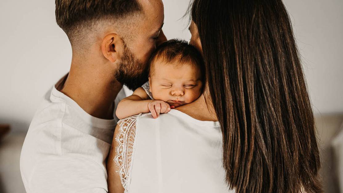 Heilung nach der Geburt: Diese 30 Tipps musst du kennen