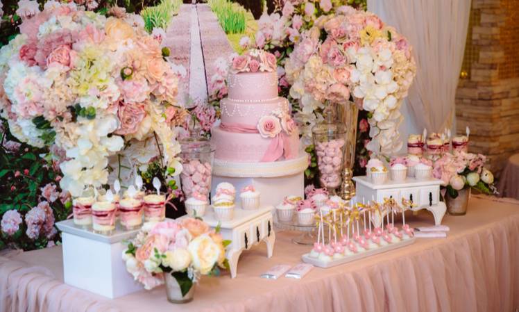 Hochzeitsdeko in Rosa: Von altrosa bis rosa-gold Kombinationen