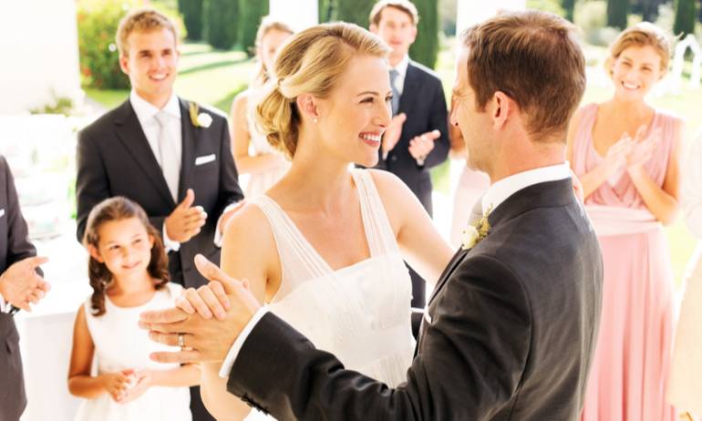 Hochzeitswalzer: So legt ihr eine perfekte Sohle aufs Parkett