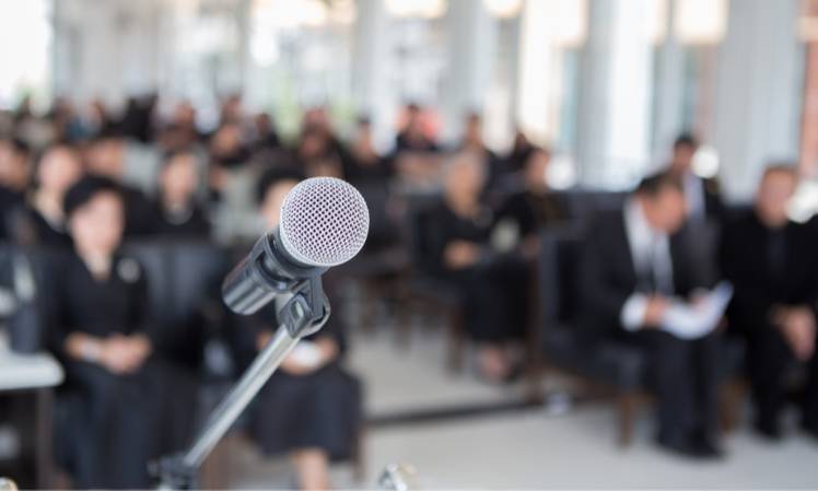 Trauerrede - Aufbau & Inhalt: Finde die richtigen Worte